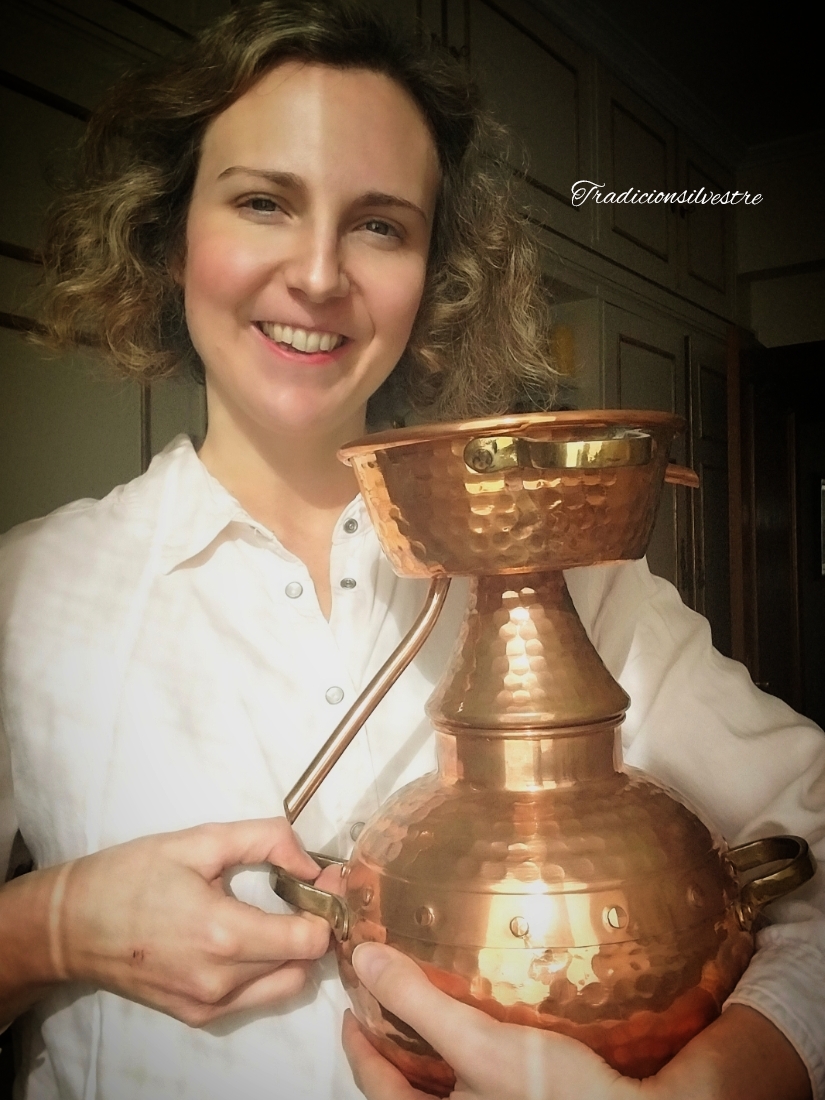 La alquitara. Destilación. Perfumería. – Tradicionsilvestre